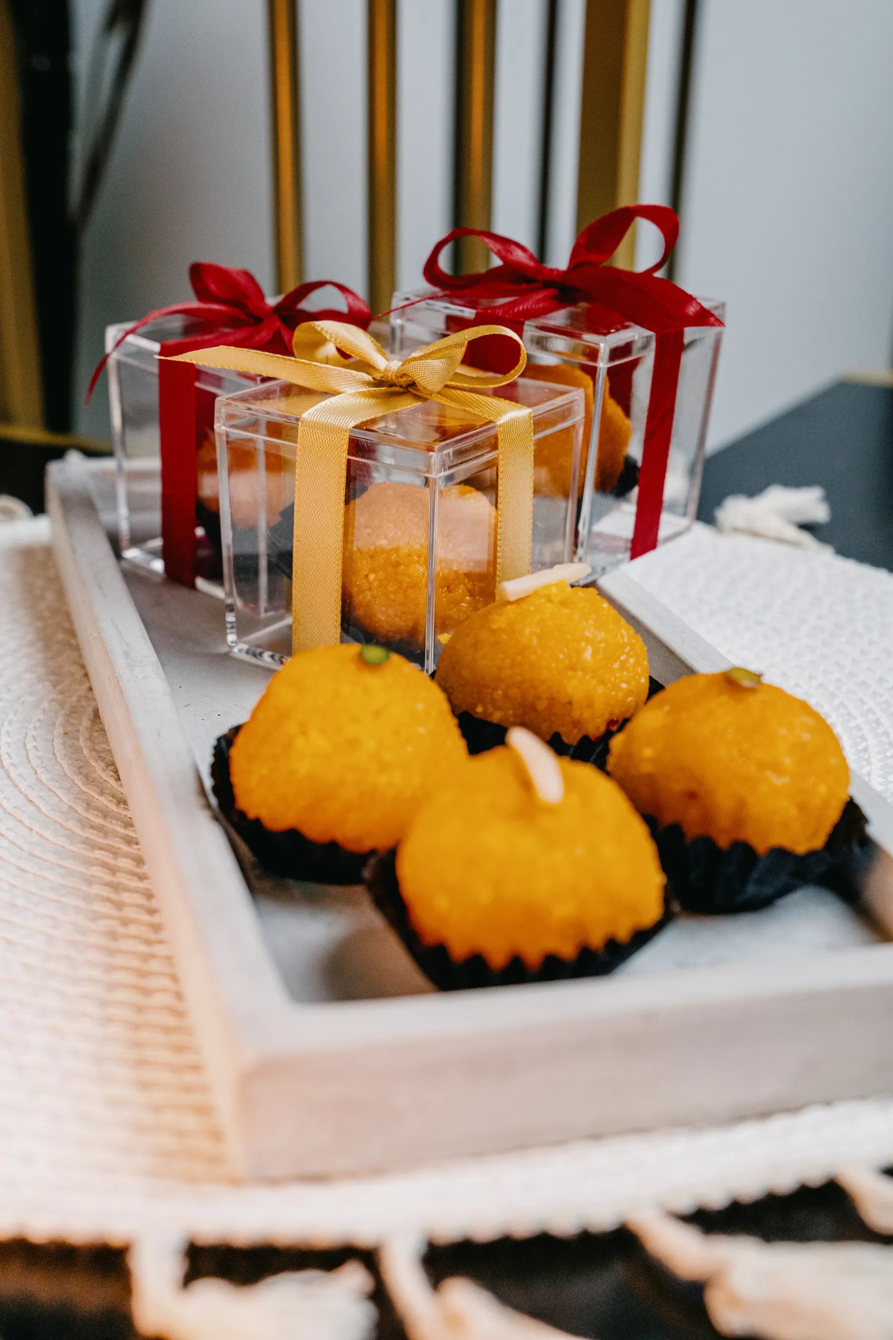 MOTI CHOOR LADDOO – Theory of Two